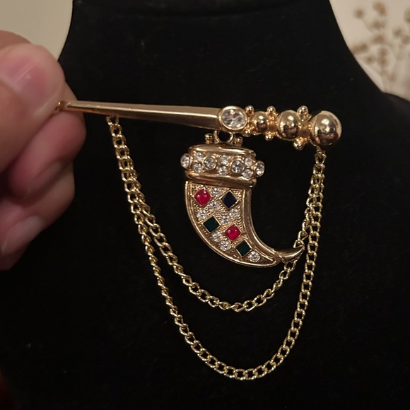 Vintage | Jewelry | Vintage Goldtone And Rhinestone Claw Brooch | Poshmark